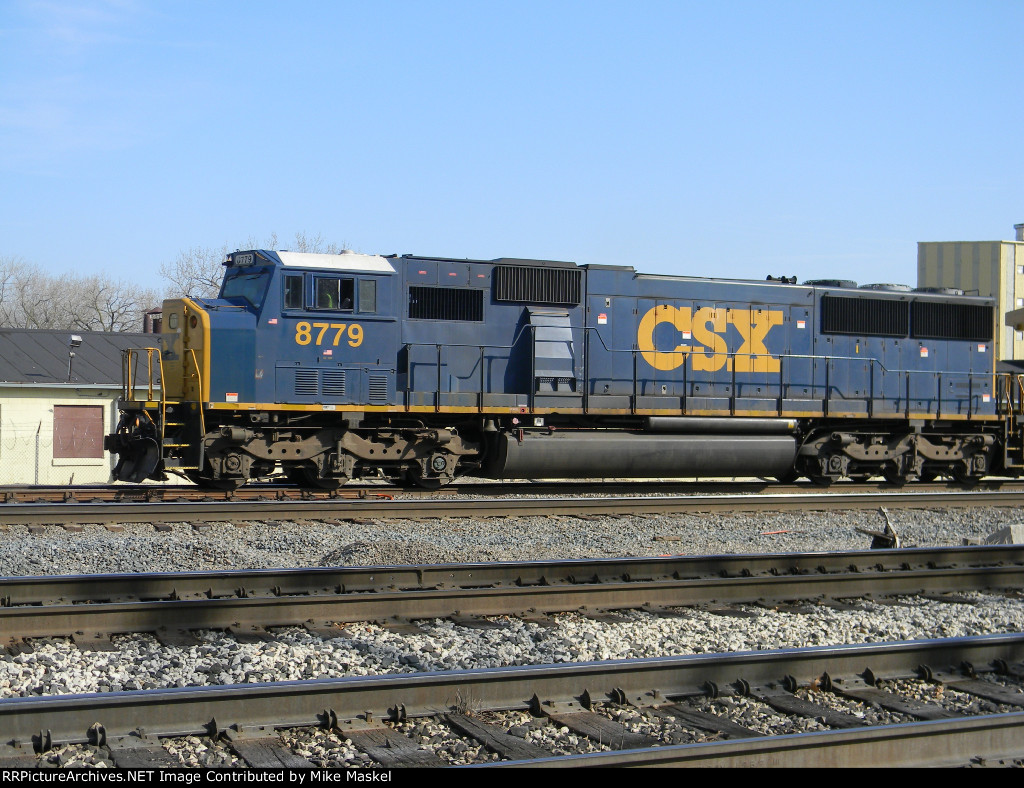 CSX 8779
